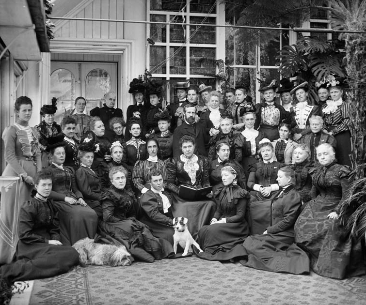 Lady Ishbel Aberdeen, Co-founder of Victorian Order of Nurses ...